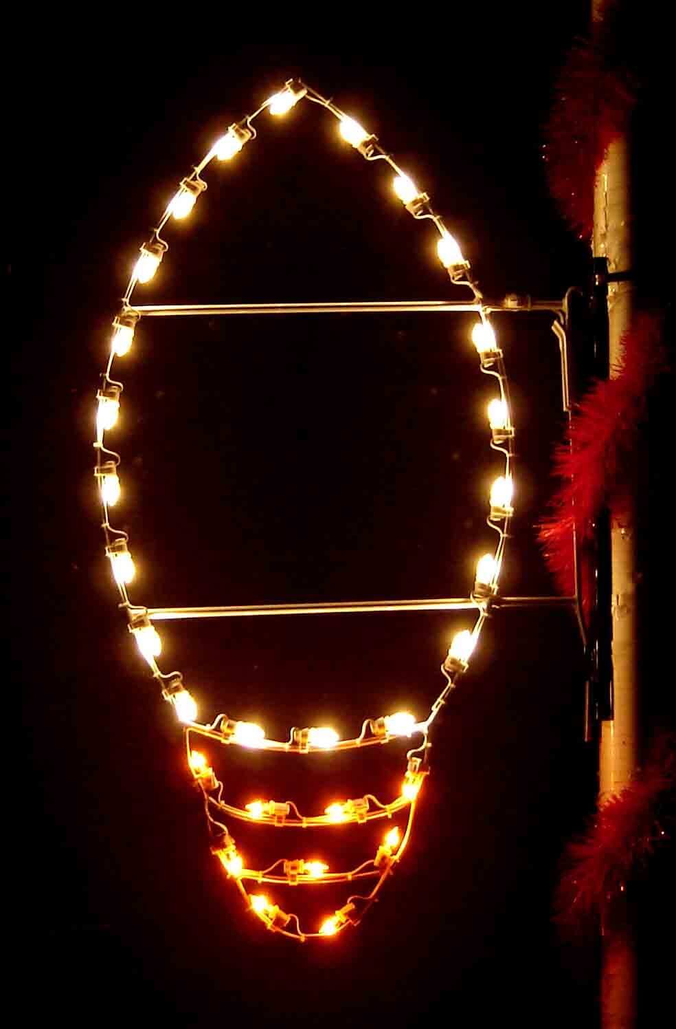 7' Light Bulb Pole Mount Holiday Light Display - Creative Displays