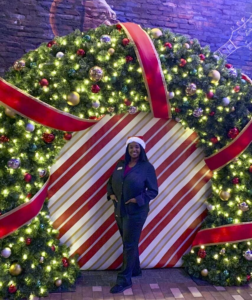 Giant wreath store