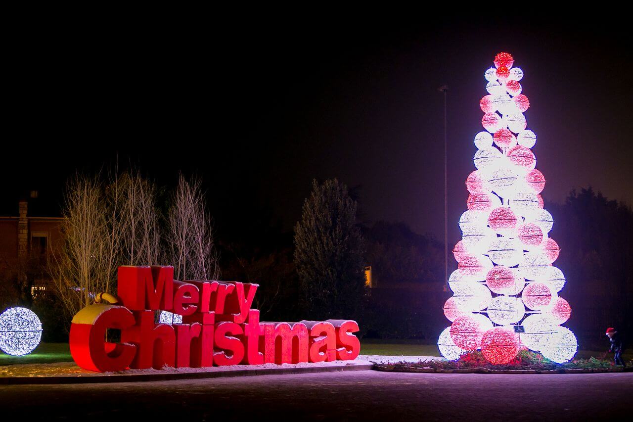Giant Commercial Orb Christmas Tree - Creative Displays