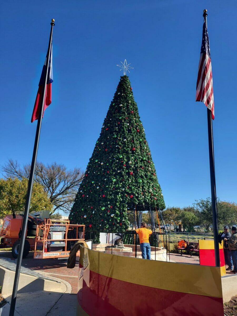 The Best Decorations For Municipalities in California| Creative Displays